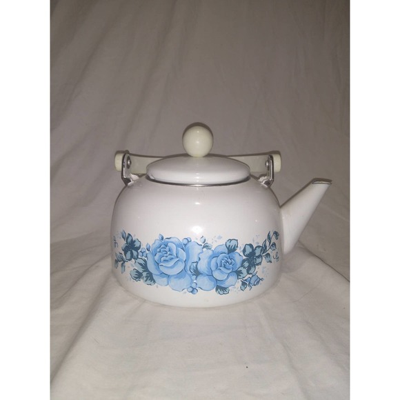 Corelle | Dining | Corelle Lincoln Ware Blue Velvet Metal Or Enamel Tea ...